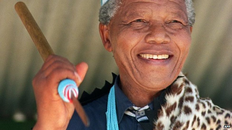 Mandela death: Cousin recounts his rebellious early life - BBC News