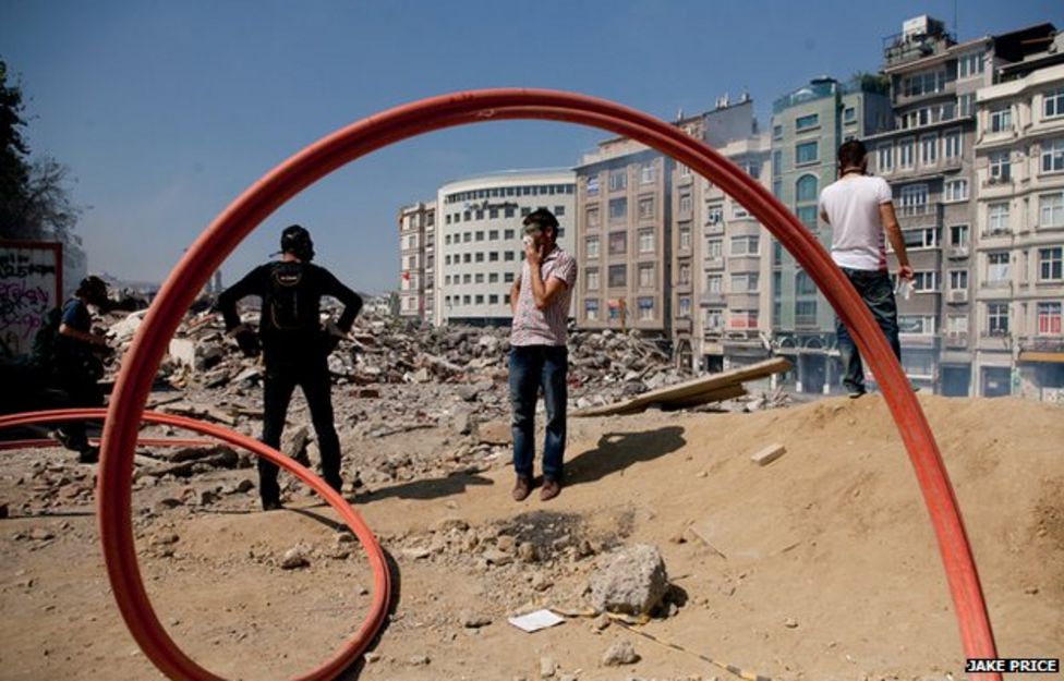 A photographer's view of the Turkish protests - BBC News