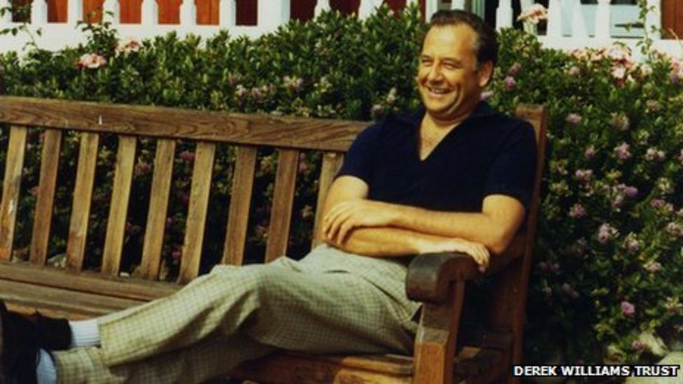 Legacy makes late Derek Williams a giver of art - BBC News