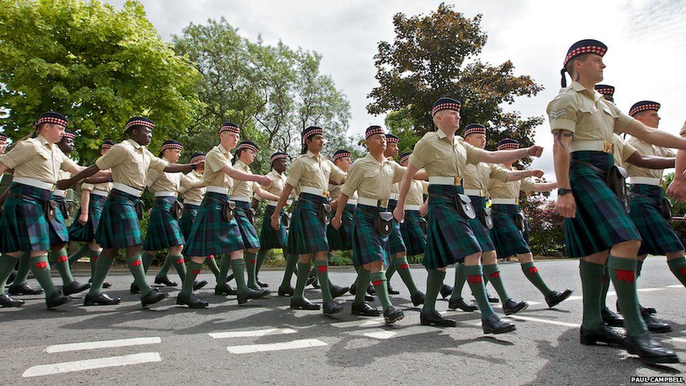 In pictures: Inverness Armed Forces Day - BBC News