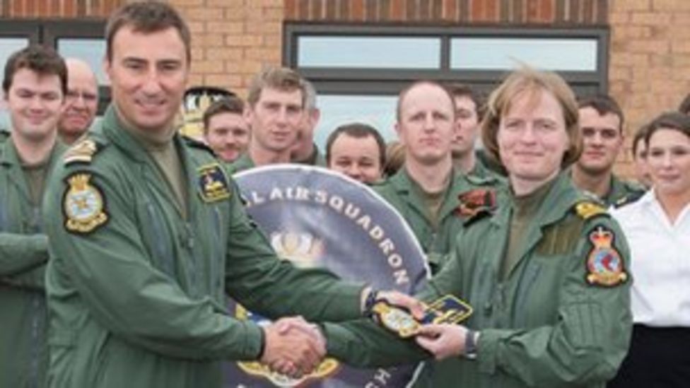RAF Shawbury helicopter squadron's first female Lt Cdr - BBC News