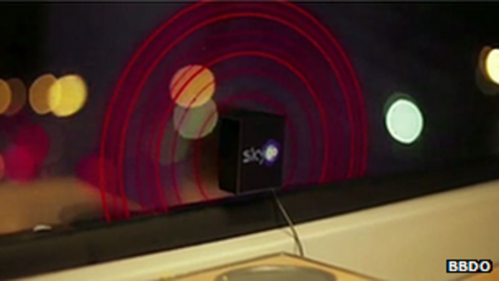 Talking train window adverts tested by Sky Deutschland - BBC News