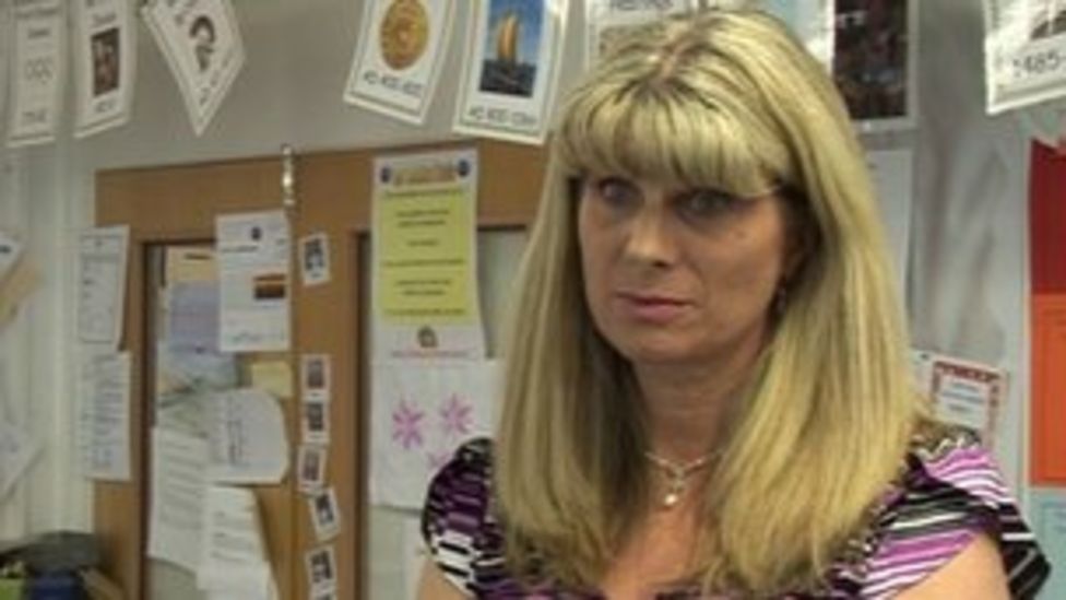 Parents 'lie about family holidays', says Sussex head - BBC News