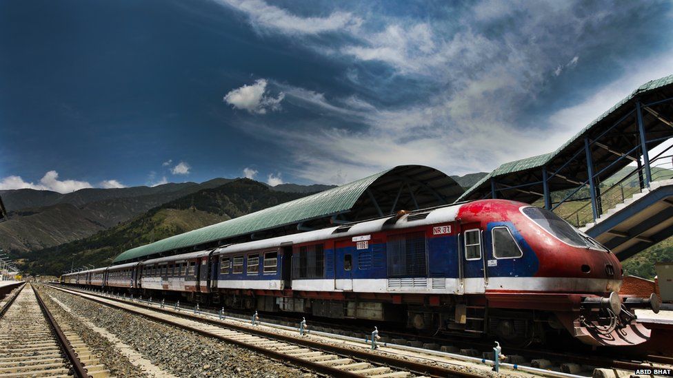 In pictures: Kashmir train link - BBC News