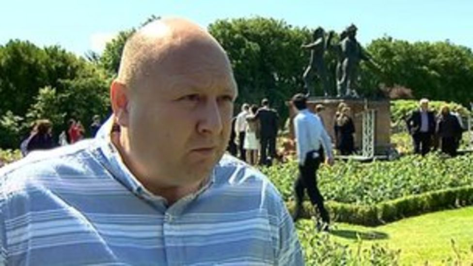 Piper Alpha: 25th anniversary of disaster remembered at ceremony - BBC News