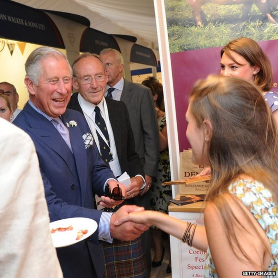 In pictures: Coronation Festival draws royal suppliers to palace - BBC News