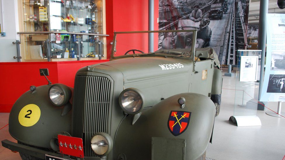 Coventry's war factories remembered at exhibition - BBC News