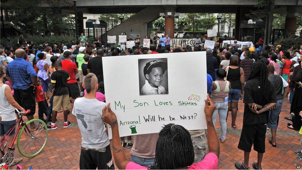 In pictures: Trayvon Martin protests after Zimmerman freed - BBC News