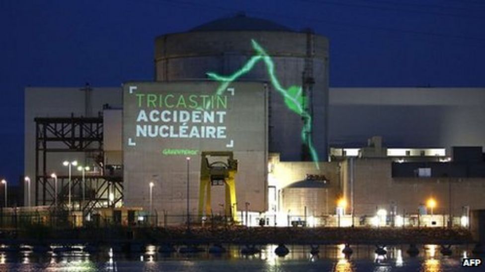 Greenpeace protests inside French nuclear plant - BBC News