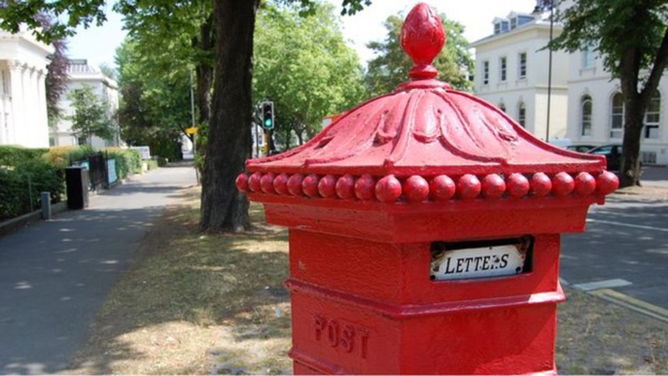 Cheltenham's 'rare' Penfold post boxes - BBC News