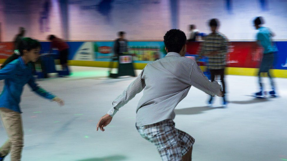 In pictures: Yemen's first ice rink - BBC News