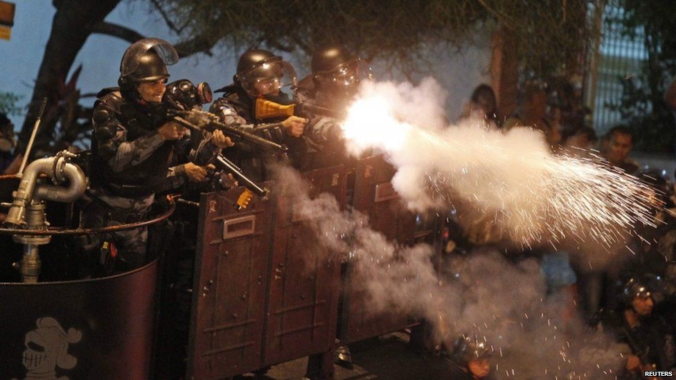 Day in pictures: 23 July 2013 - BBC News
