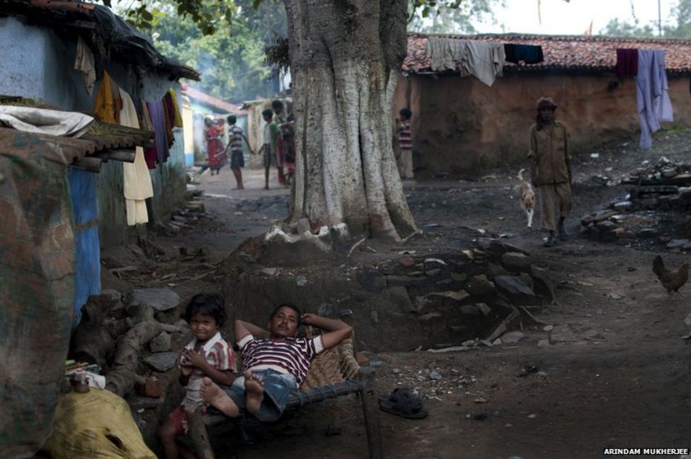 In pictures: India coal fires - BBC News