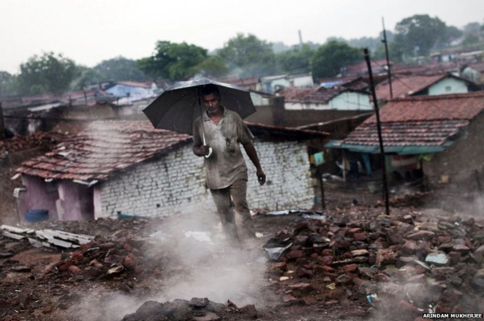 In pictures: India coal fires - BBC News