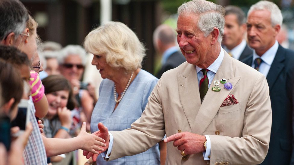 Prince Charles visits Royal Welsh Show to cheers of 'granddad' - BBC News