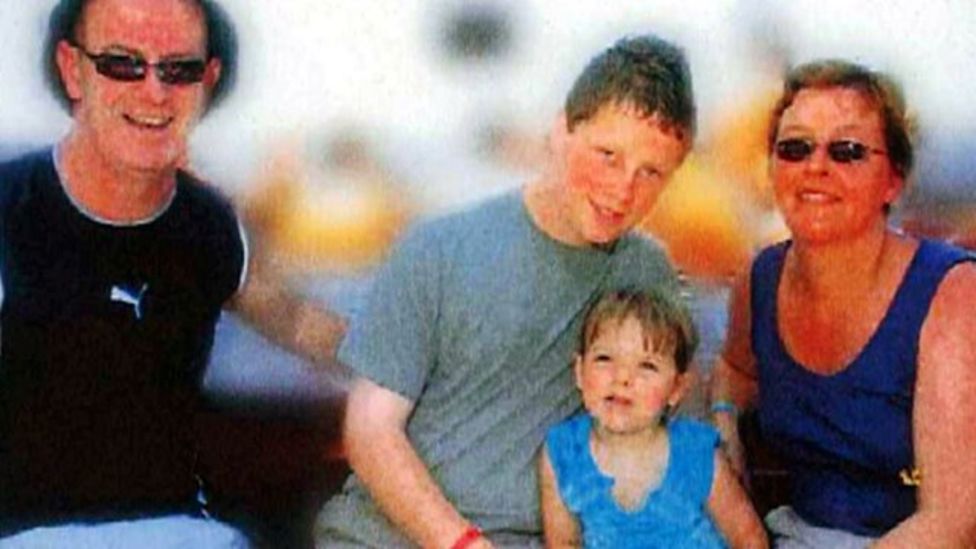 Sharkey fire killer Scott Snowden stripped of assets - BBC News