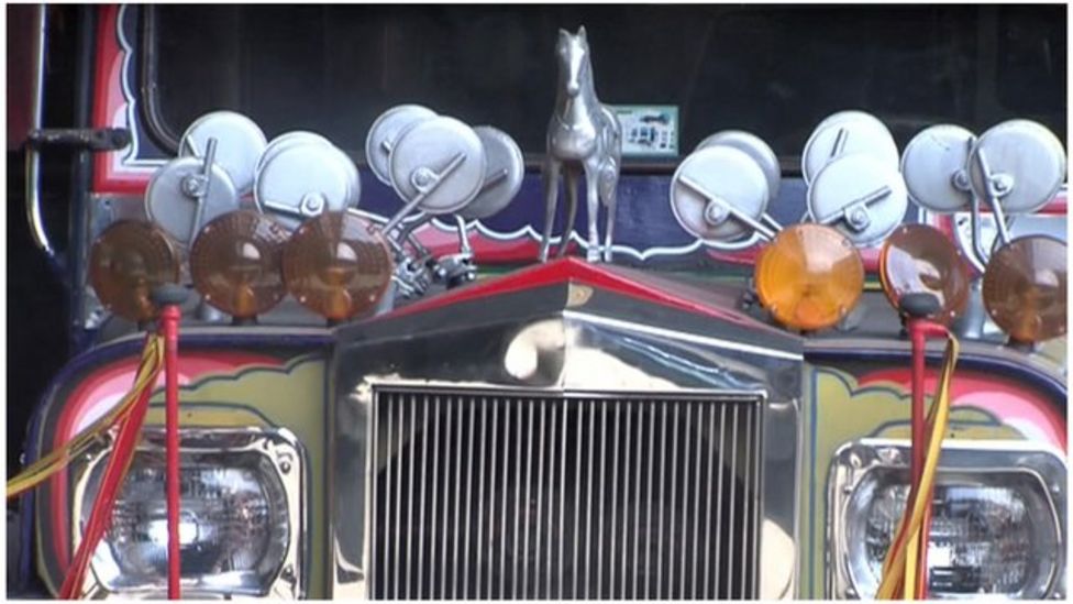 Philippines strike: Filipinos rally around iconic jeepney drivers - BBC ...