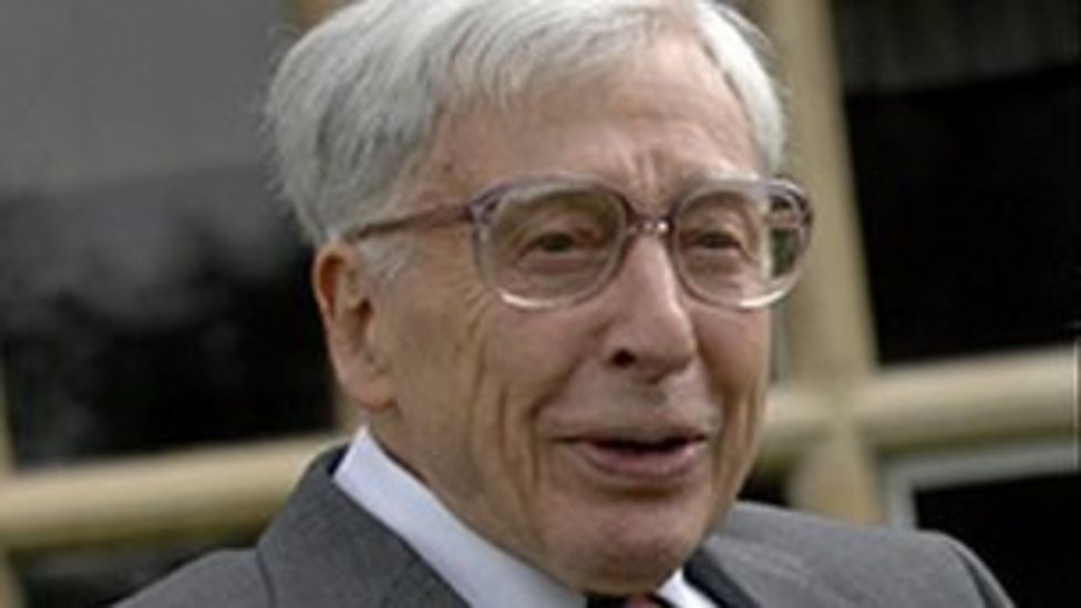 'Test-tube baby' Brown hails pioneers on 35th birthday - BBC News