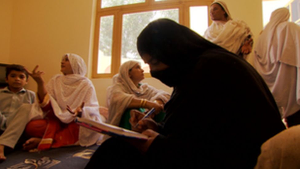 Pakistani Women Use Jirga To Fight For Rights Bbc News