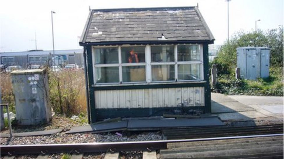 Railway signal boxes granted Grade II listed status - BBC News