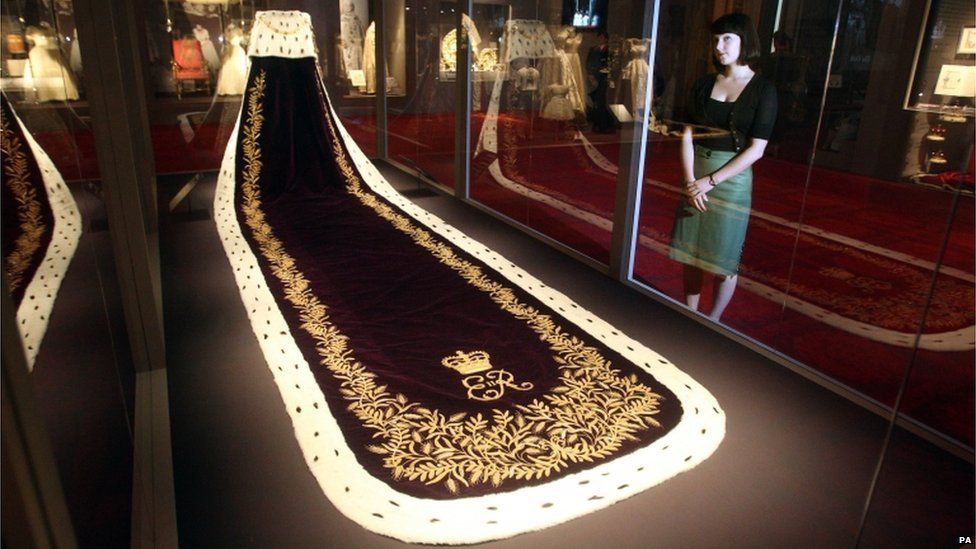 In pictures: Coronation exhibition - BBC News