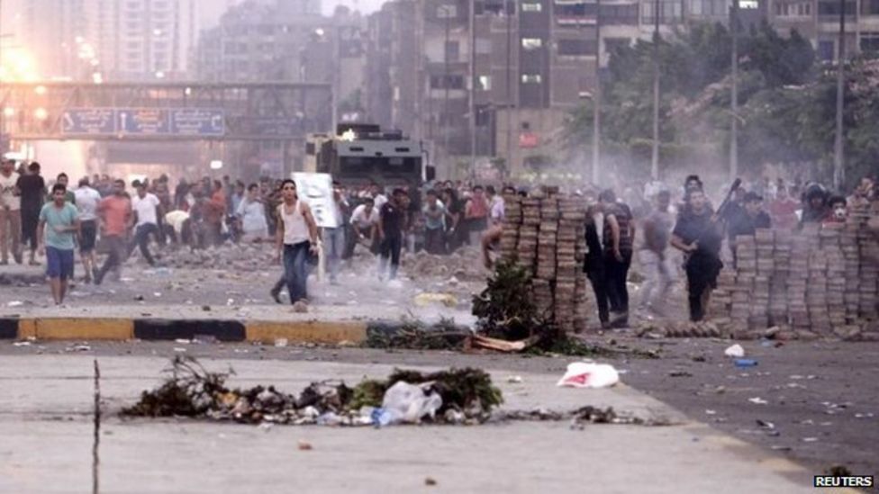 Egypt crisis: 'Scores killed' at Cairo protest - BBC News