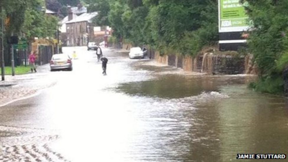 Clean-up begins in Walsden in Todmorden after floods - BBC News