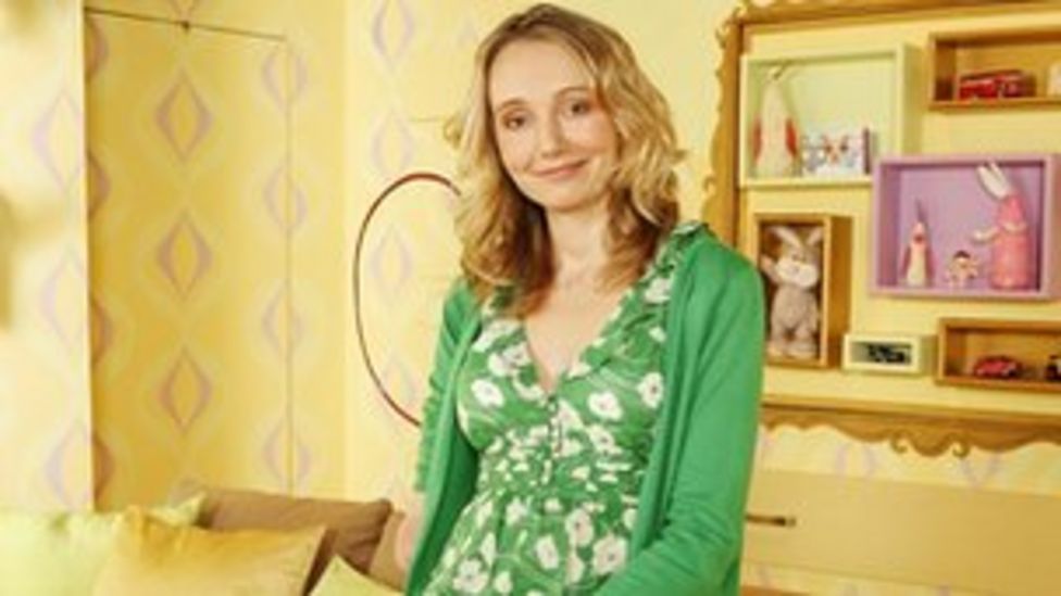 Cbeebies star Cerrie Burnell tells disability story - BBC News