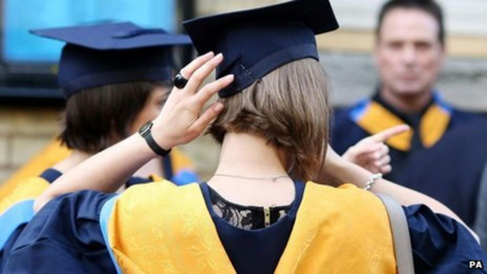 University applications system 'out of date' - BBC News