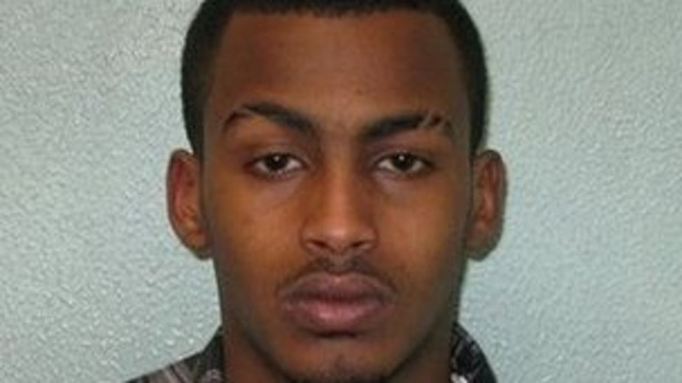 Police hunting dangerous robber Ahmed Qasim - BBC News