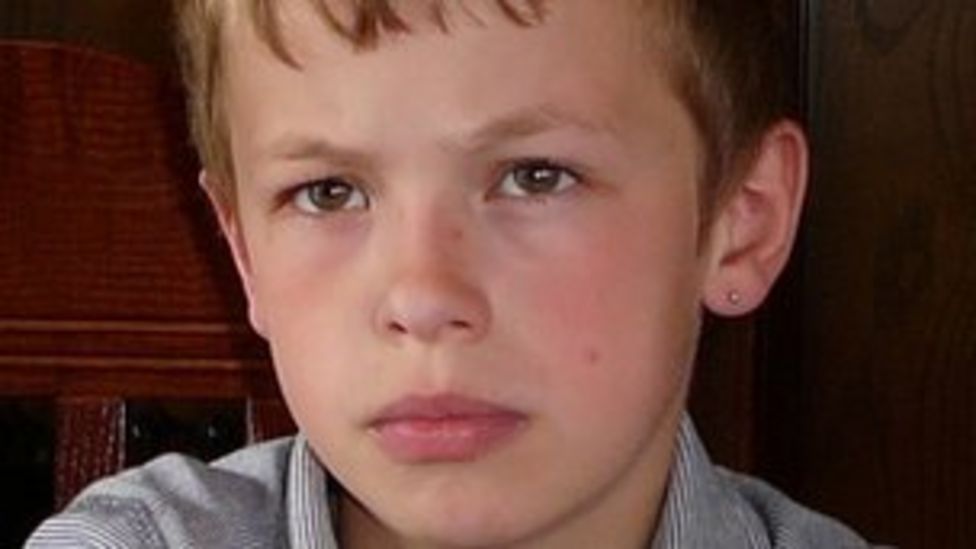 Boy dies after hit by tractor in Rothwell - BBC News