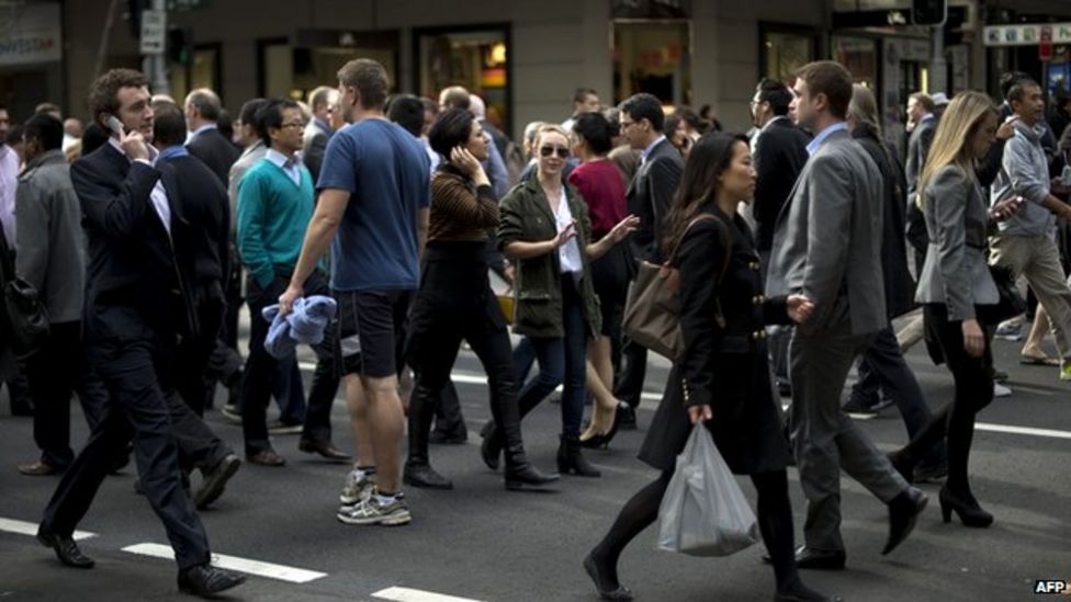 Australian migrants struggle to find work - BBC News