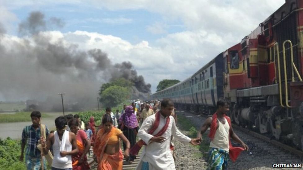 India train accident: Bihar trains resume after hitting pilgrims - BBC News