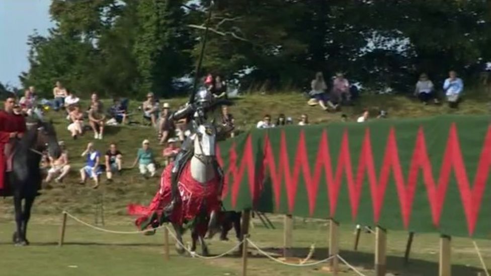 'Game of Thrones' effect sees female knights jousting at English ...