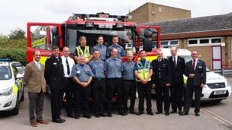 Northamptonshire police and fire share Thrapston building - BBC News