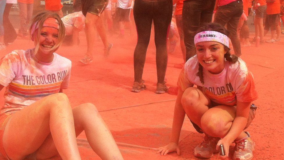 Belfast hosts its first 'Color Run' - BBC News