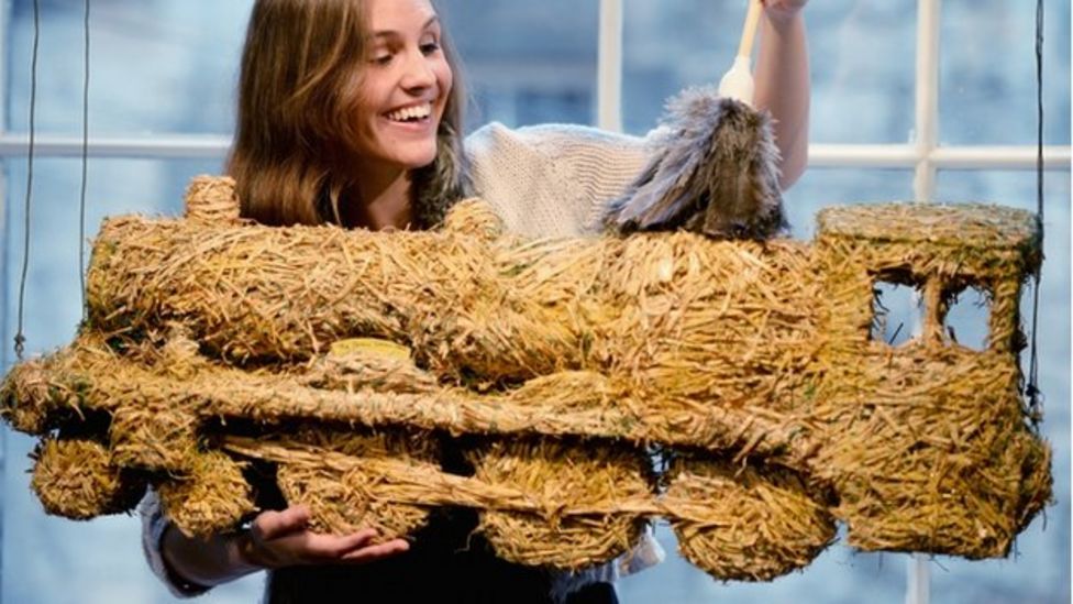 George Wyllie art works auctioned - BBC News