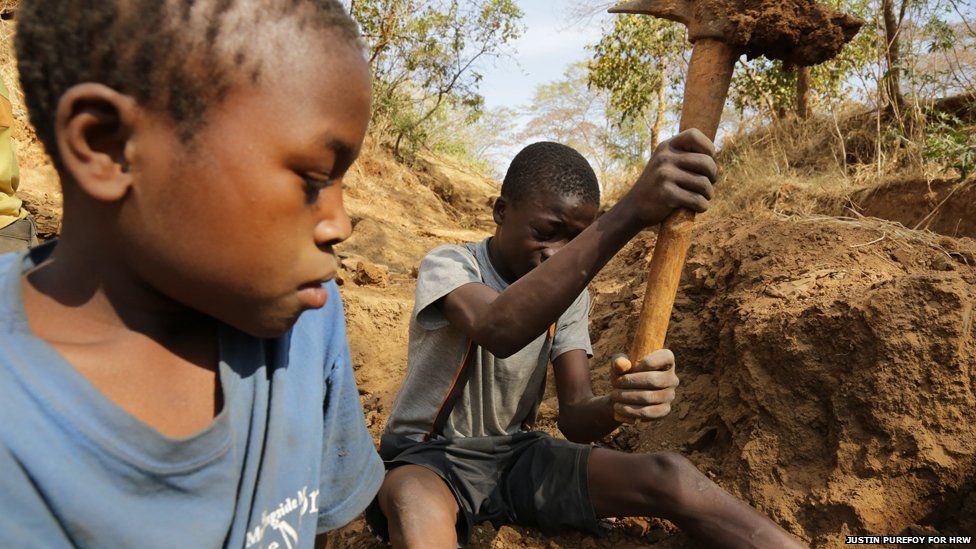 In pictures: Tanzania’s child gold miners - BBC News