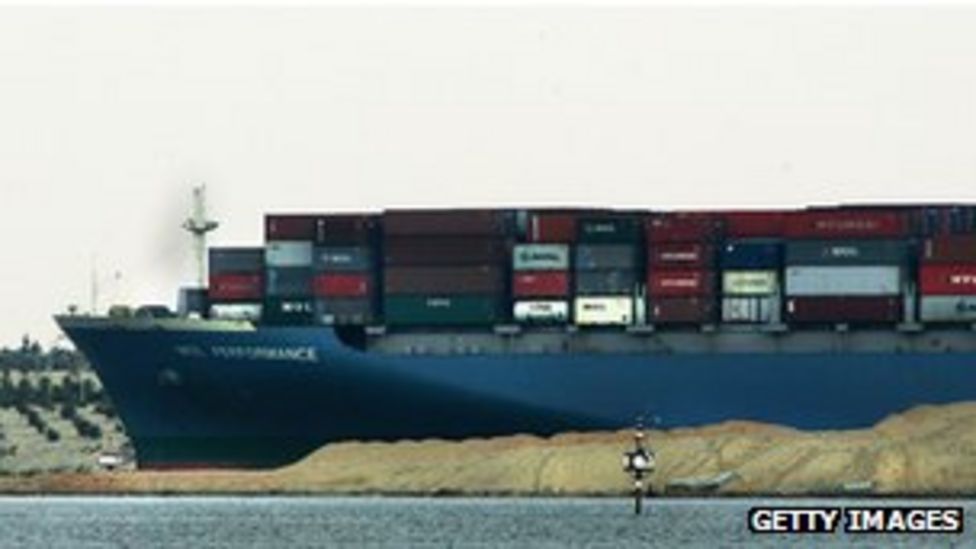 Egypt attack on Suez Canal ship 'foiled' - BBC News