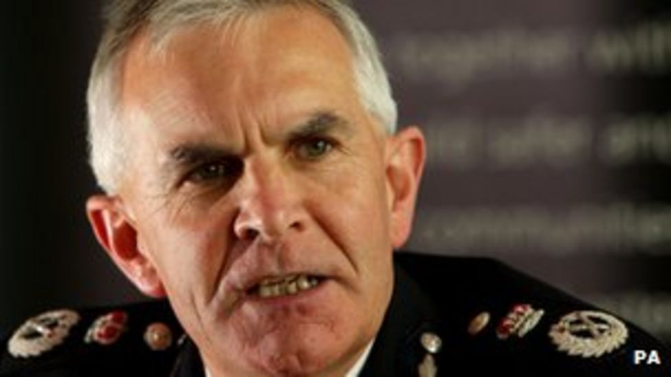 Greater Manchester Police does not investigate 60% of crimes - BBC News