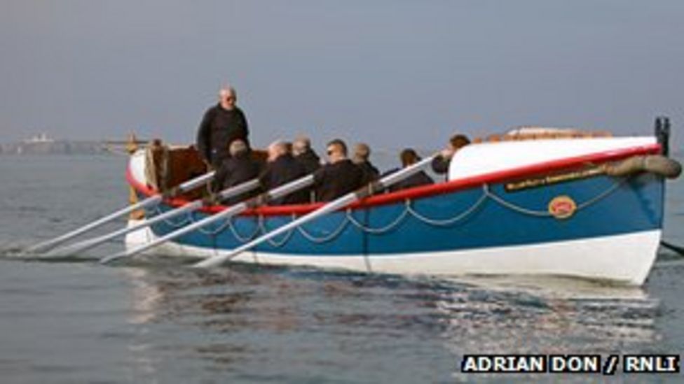 Grace Darling sea rescue marked - BBC News