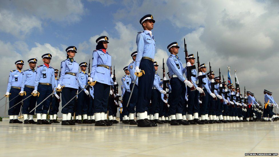 Day in pictures: 6 September 2013 - BBC News