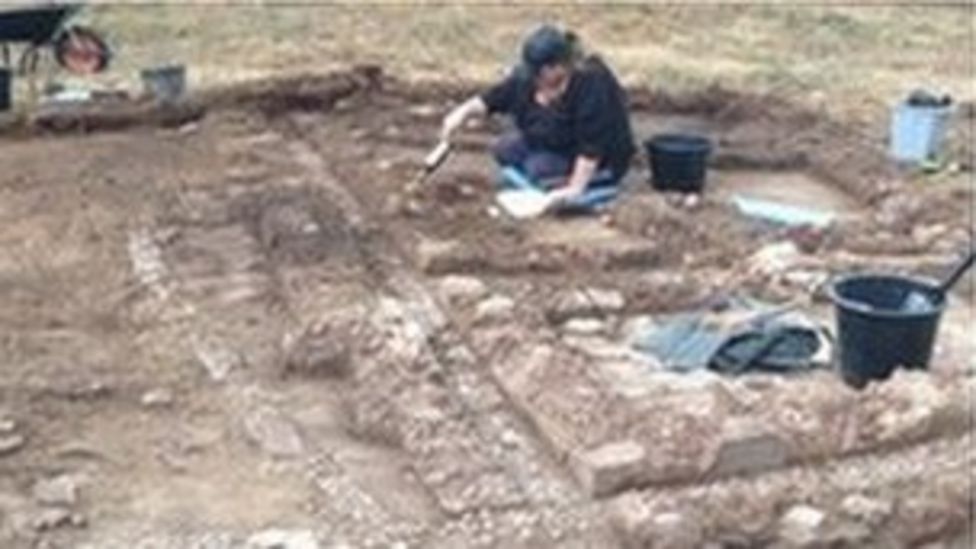 Brocton's lost Army 'tribute' excavated after a century - BBC News