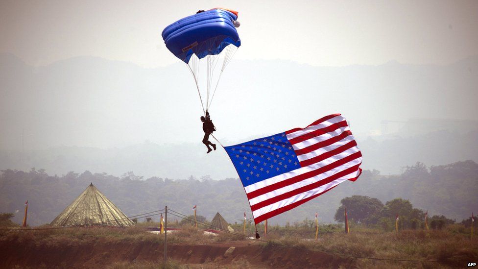 Day in pictures: 13 September 2013 - BBC News