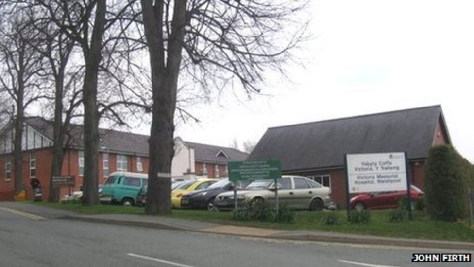 Water cut off twice at Welshpool Victoria Memorial Hospital - BBC News