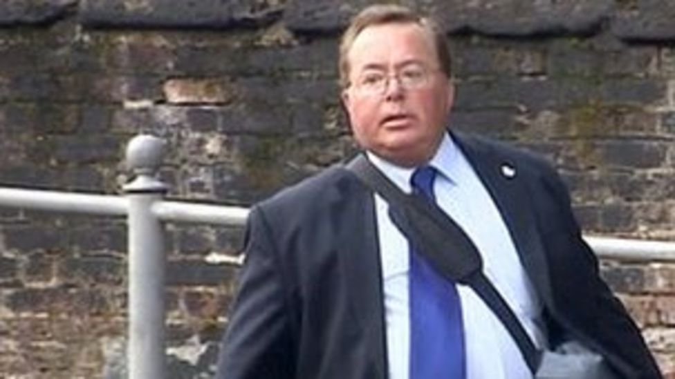 Mike Souter sex trial: Abuse 'was everyday experience' - BBC News