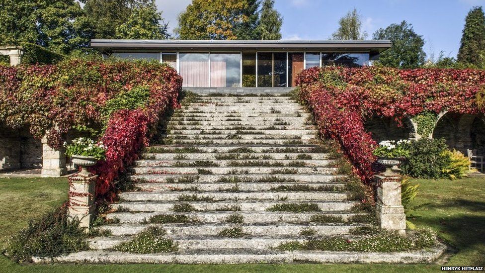 In pictures: English Heritage celebrates post-war architecture - BBC News