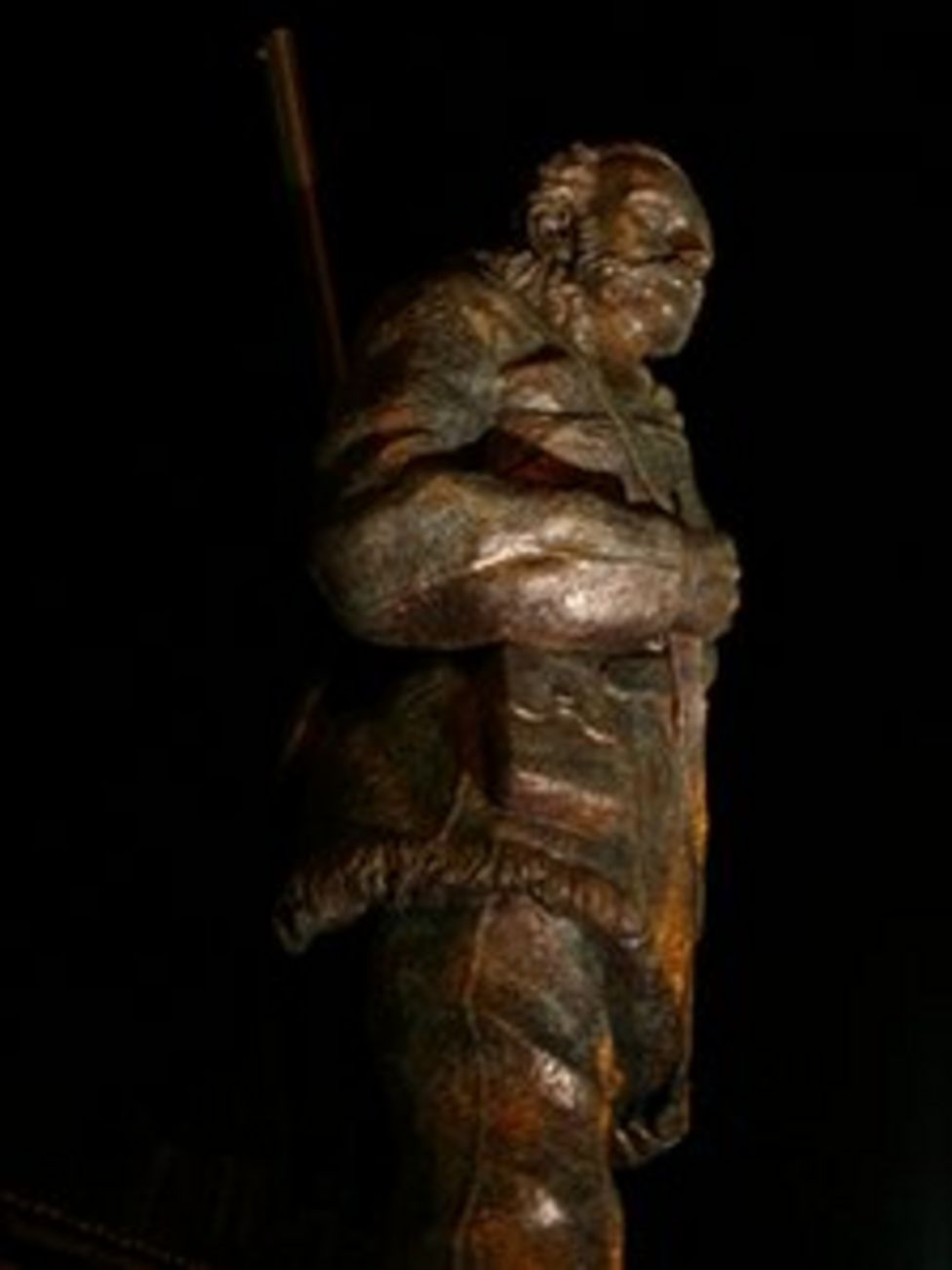 Statue of 'forgotten explorer' Dr John Rae unveiled in Orkney - BBC News