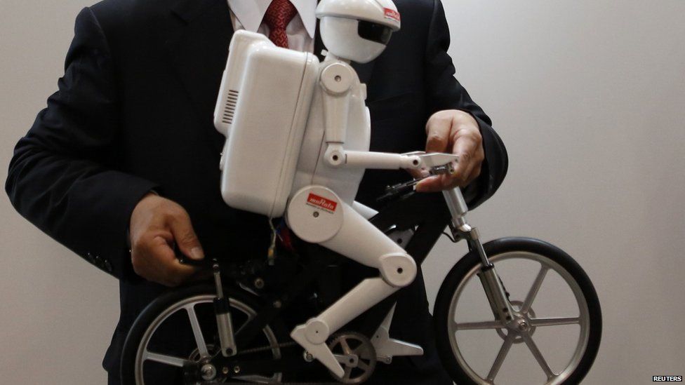 Day in pictures: 1 October 2013 - BBC News