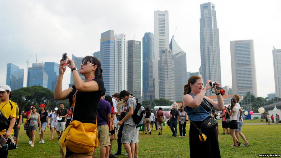 In pictures: Singapore street scenes - BBC News